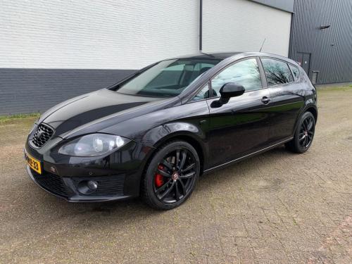 SEAT LEON 2.0 TDI FR - Automotive Trade Center