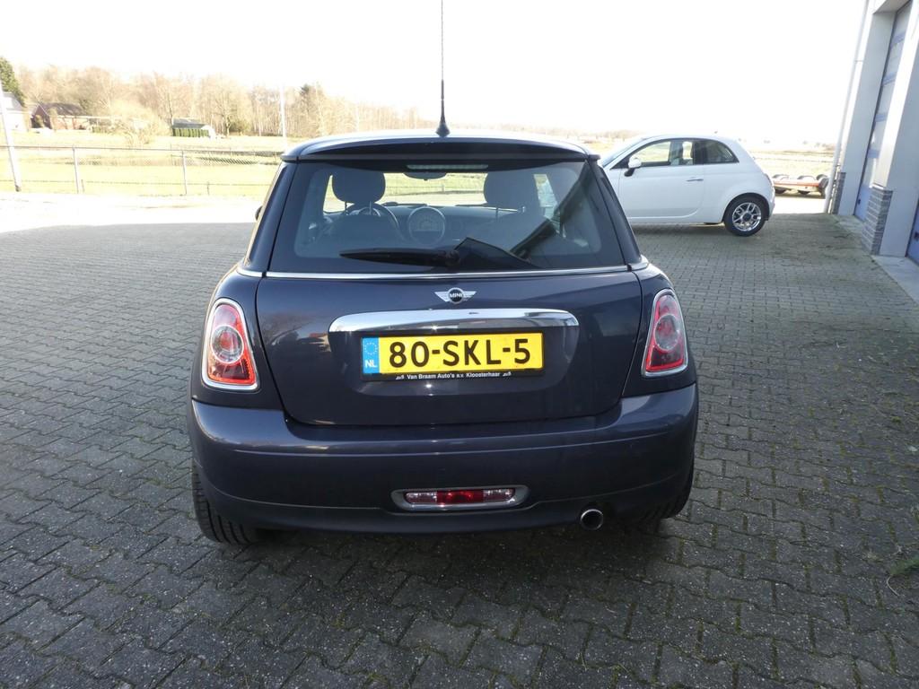 Mini Mini 1.6 One Red Hot - Automotive Trade Center