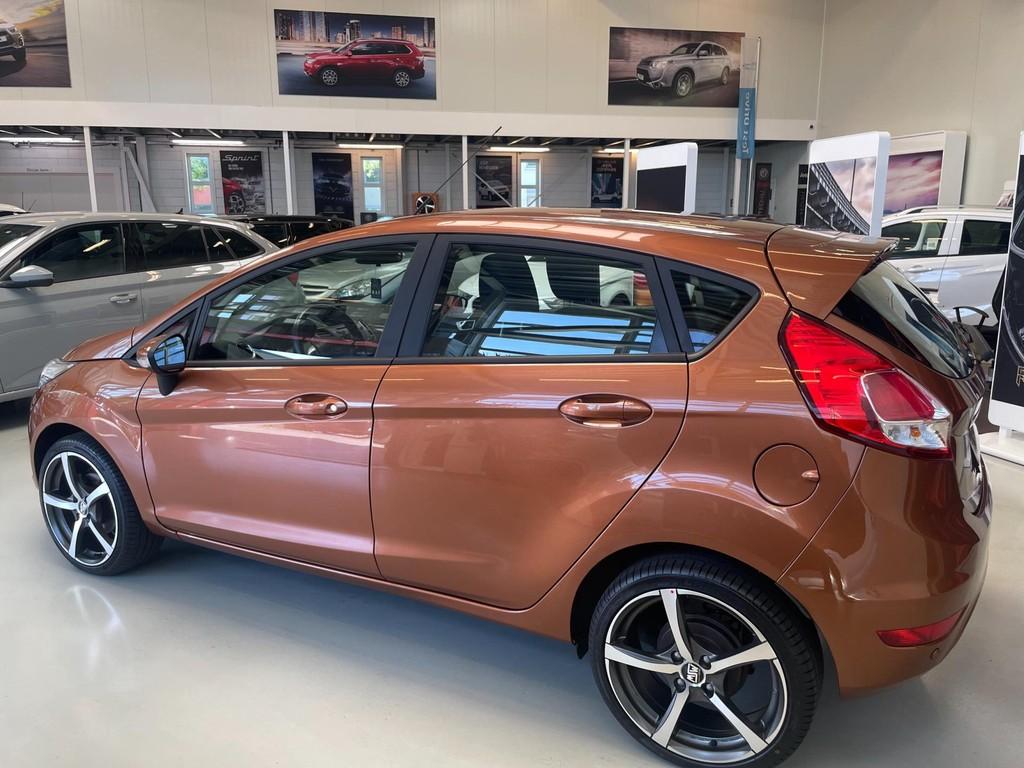 FORD Fiesta 1.0 Style Ultimate - Automotive Trade Center