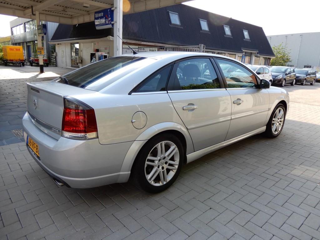 OPEL Vectra GTS 2.2-16V Elegance - Automotive Trade Center