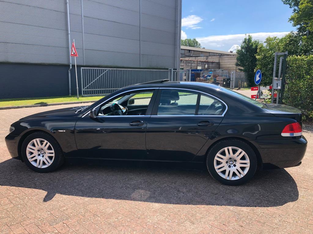 BMW 7-serie 735i Executive - Automotive Trade Center