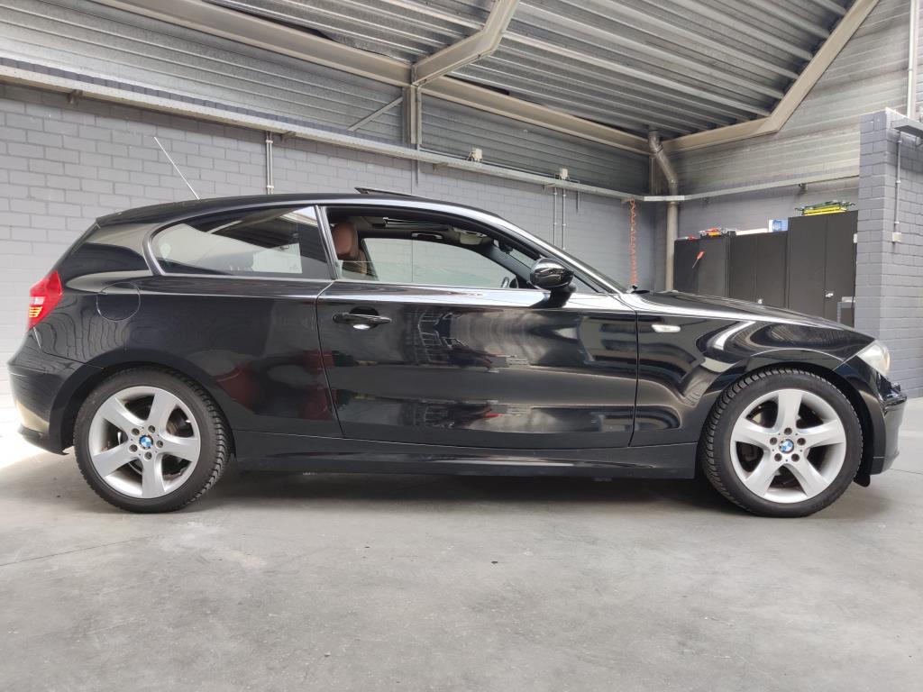 BMW 1-serie 118i - Automotive Trade Center