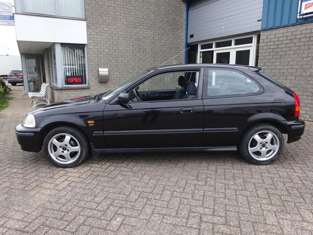 HONDA Civic 1.4i S - Automotive Trade Center