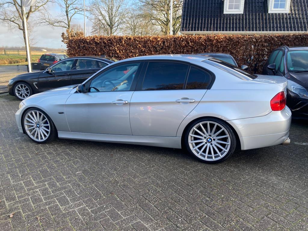 BMW 3-serie 320d High Executive - Automotive Trade Center
